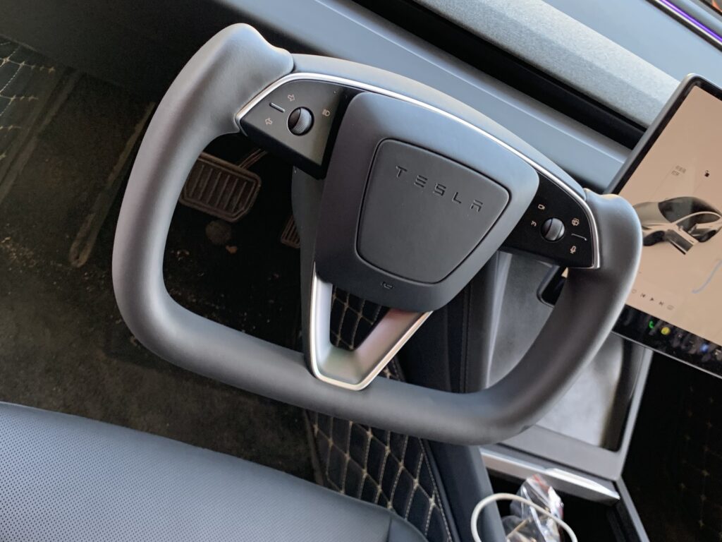 VOLANTE YOKE PARA TESLA MODEL 3 Y - TESLIZE